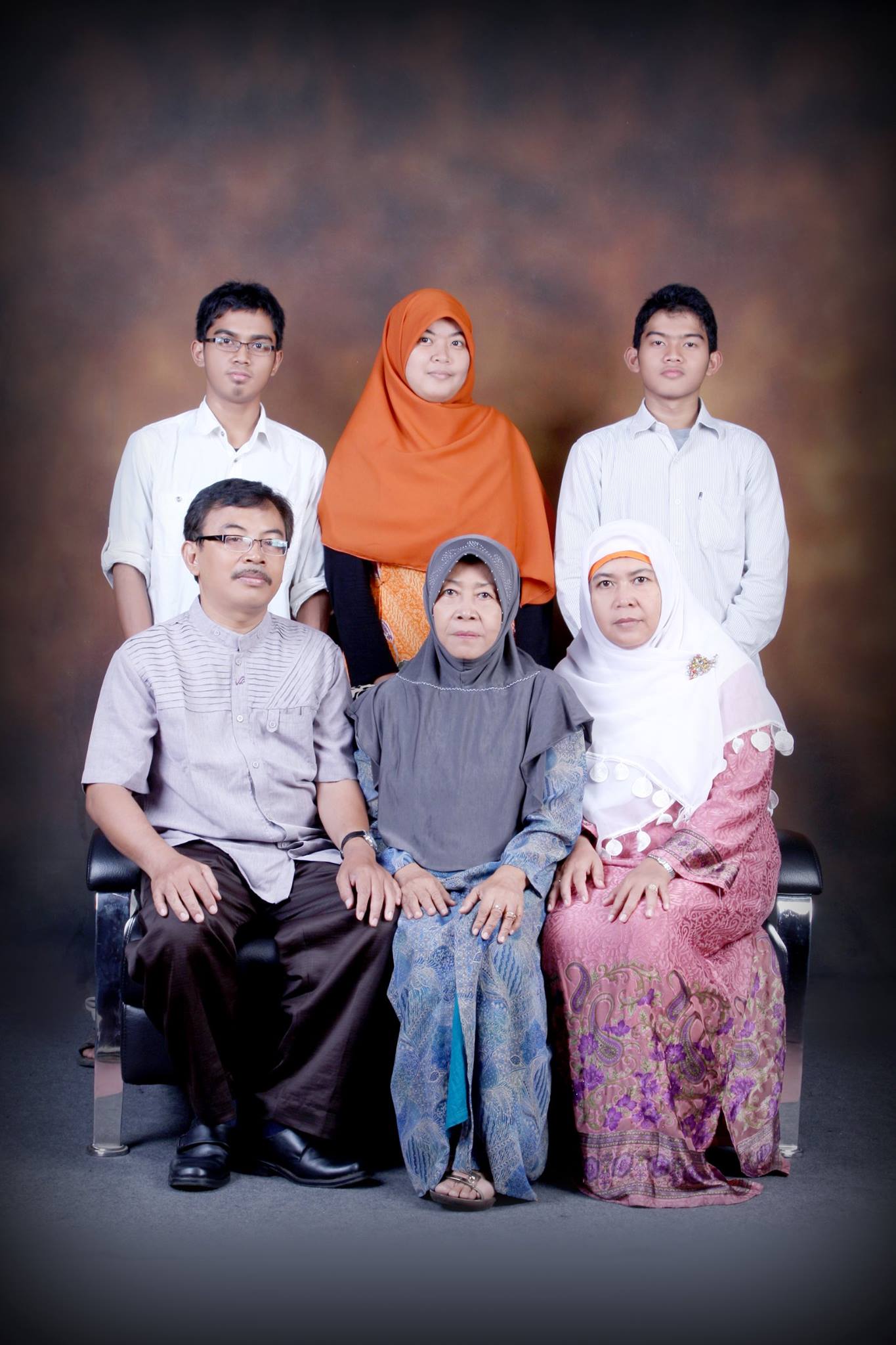 Innalillaahi wa inna ilaihi raaji'un, Pendiri sekaligus Ketua Dewan ...